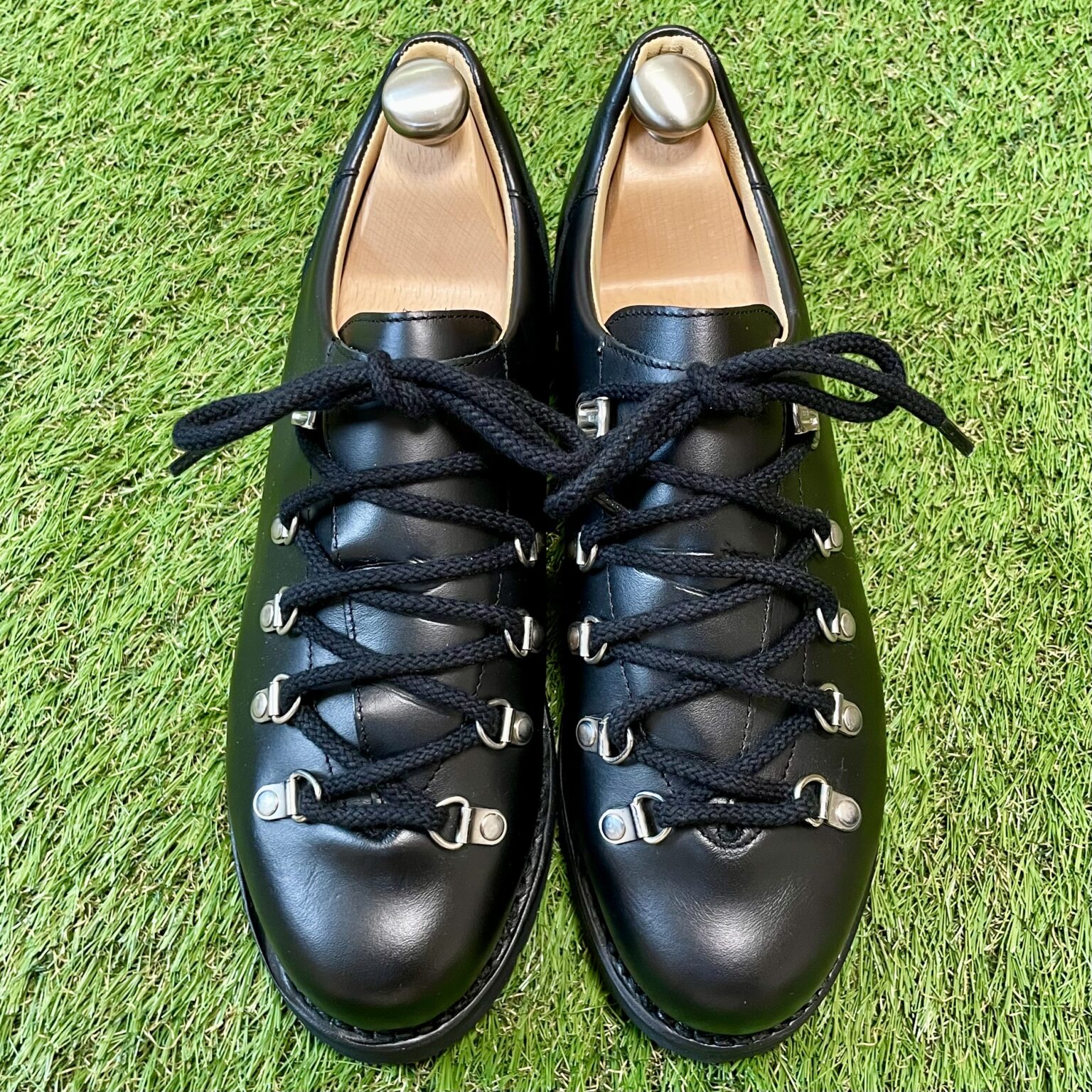 街履きにもOK。山履きにもOK。マウンテンブーツ顔の短靴、パラブーツのクリュサ。 ｜ Paraboot / CLUSAZ