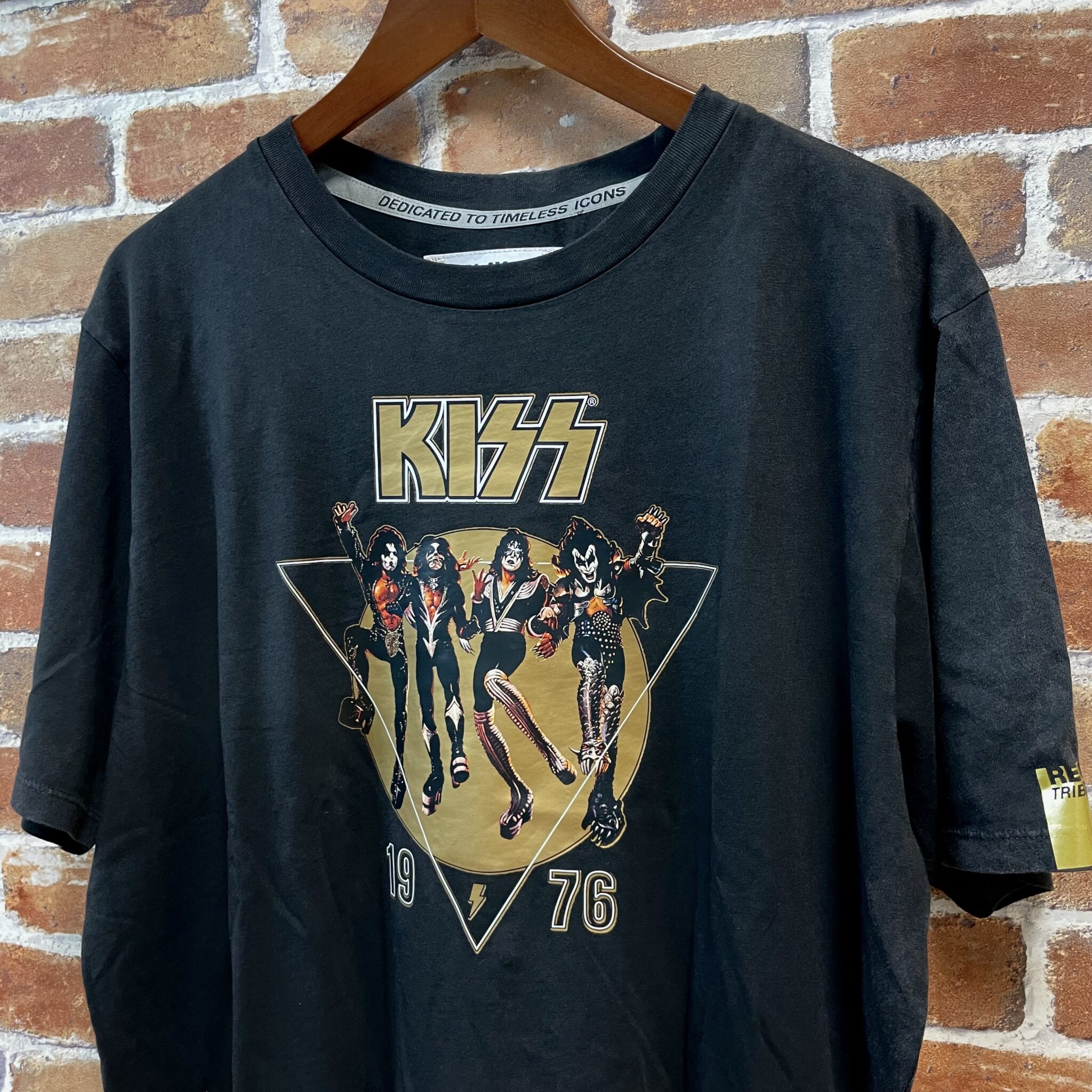 クールにデザインされたバンドTシャツ。リプレイ、KISSのTシャツ。 ｜ REPLAY / KISS T-Shirt W3180T 000 22658M